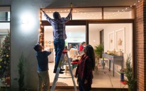 11 Pros and Cons of Leaving Your Outdoor Christmas lights up All Year ...