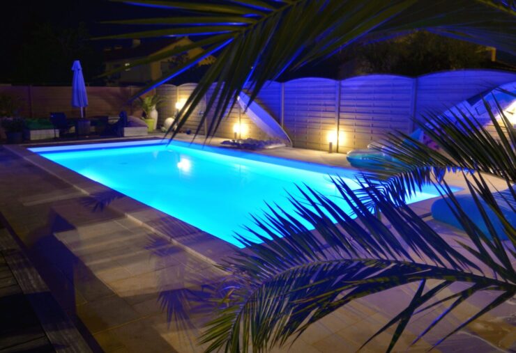 How to Install and Maintain Your LED Underwater Pool Lighting System ...
