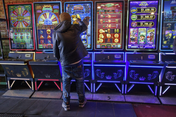 The Myth of Luck - Debunking Slot Machine Myths - Nhlink.net